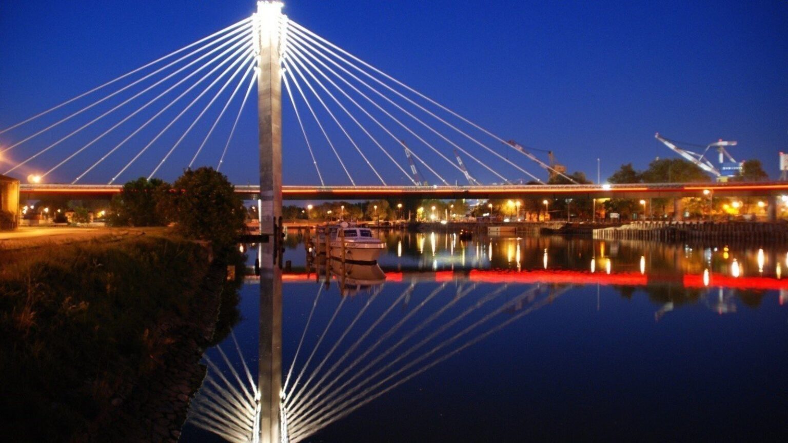 Ponte strallato di Porto Marghera - Venezia Heritage Tower